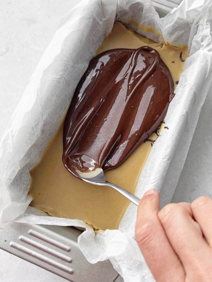 No-Bake Tahini Caramel Dessert Bars - Nourish & Tempt